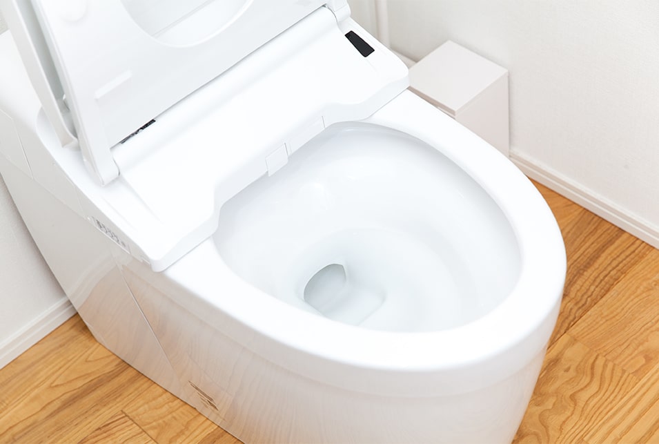 トイレの便座はどうやって掃除する？汚れの種類・たまりやすい場所も解説 | レスキューラボ